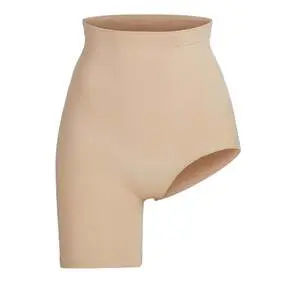 SKIMS Seamless Sculpt Solution Short Left Leg Exposed - Clay