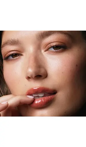 U BEAUTY The Plasma Lip Compound Tinted - Fawn
