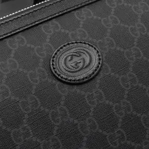 Gucci Gg Supreme Shoulder Bag
