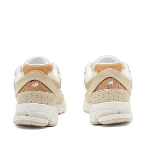 NEW BALANCE 2002r Sneakers
