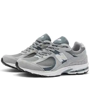 NEW BALANCE 2002r Sneakers