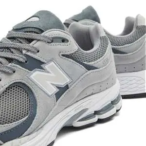 NEW BALANCE 2002r Sneakers