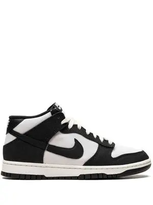 Nike Dunk Mid Sneakers