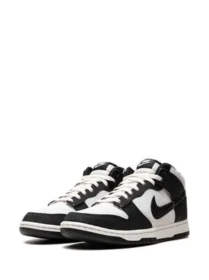 Nike Dunk Mid Sneakers