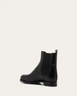 Manolo Blahnik Chelsa Leather Chelsea Booties