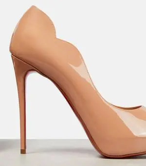 CHRISTIAN LOUBOUTIN Hot Chick Alta Pumps - Beige