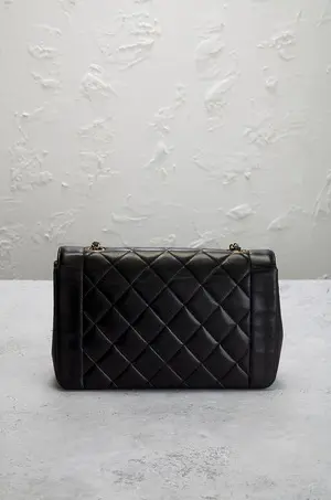 Chanel Vintage Diana Flap Bag - Black