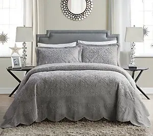 VCNY HOME Westland Quilted Plush Bedspread Set, Queen - One-color