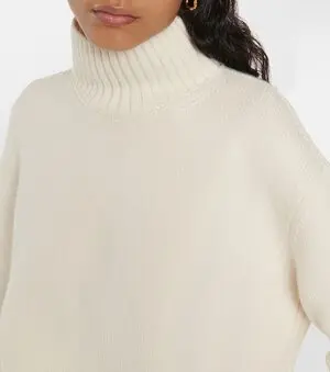 Loro Piana Parksville Cashmere Turtleneck Sweater