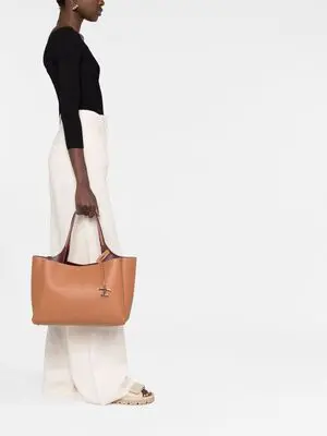 TOD'S T Timeless Leather Tote Bag
