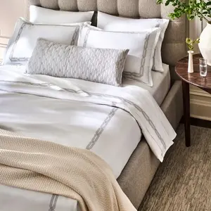 HUDSON PARK COLLECTION Italian Tivoli Embroidered King Pillowcase Exclusive - White/silver