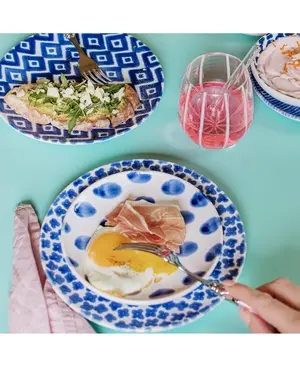 VIETRI Santorini Dot Salad Plate