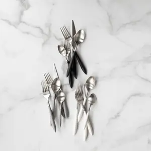 VIETRI Ares Argento & Black Five Piece Place Setting - Silver