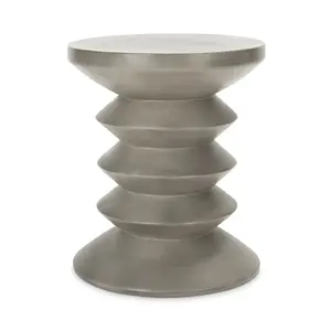 SAFAVIEH Benaya Outdoor Concrete Accent Table - Gray