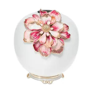 JAY STRONGWATER Magnolia Vase - White Multi