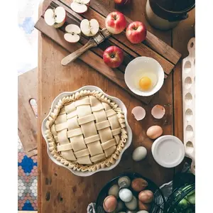 FARMHOUSE POTTERY Laurel Pie Dish