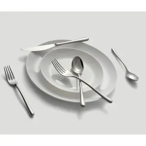 CAMBRIDGE Silversmiths Samantha Mirror 20-piece Flatware Set