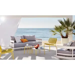 UNIVERSAL South Beach Sofa - White/chalk
