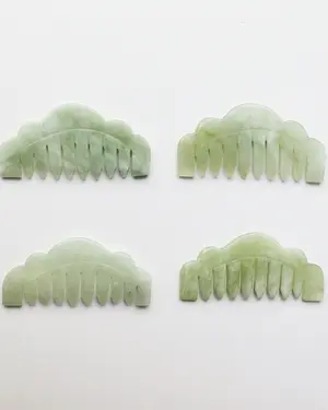 MOUNT LAI The Jade Massaging Comb