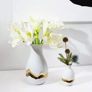 TALIANNA Oro Bud Vase