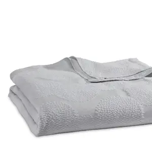ANNE DE SOLENE Dahlia Coverlet, King - Blanc