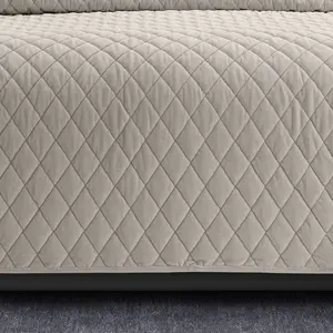 Vera Wang Diamond Velvet Quilt Set, King