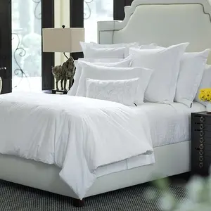 LILI ALESSANDRA Bella Duvet Cover, King - White
