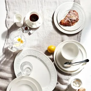 VILLEROY & BOCH Cellini 15.75 Oval Platter