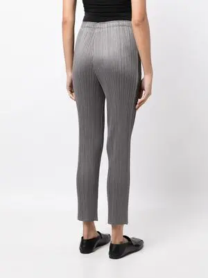 Issey Miyake Plissé Cropped Trousers - Grey