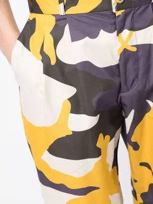 THE POWER FOR THE PEOPLE Camouflage-pattern Cropped Trousers