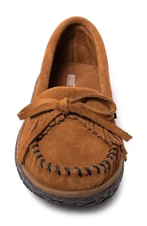 Minnetonka Kilty Tread Slipper - Brown