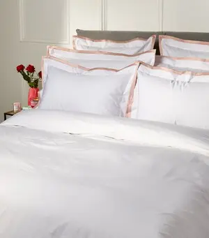 CELSO DE LEMOS Hella Duvet Cover - Pink