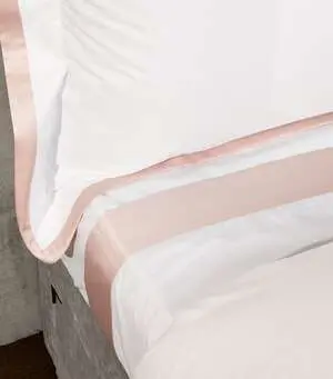 CELSO DE LEMOS Hella Duvet Cover - Pink