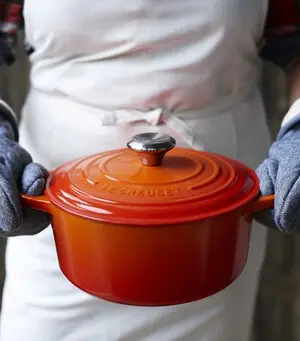 LE CREUSET Cast Iron Round Casserole Dish