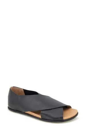 Gentle Souls By Kenneth Cole Laniey Sandal - Black