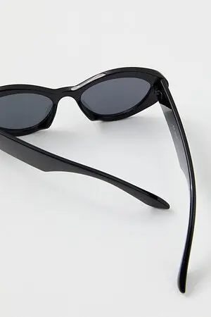 Free People Star Studded Cat Eye Sunglasses - Black  display picture 2