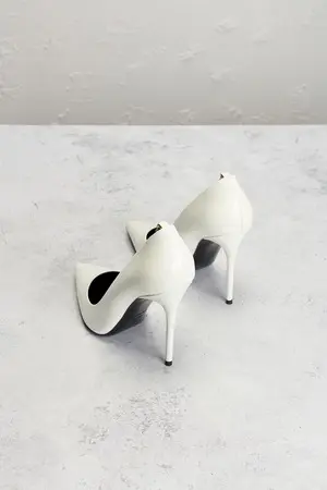 TOM FORD Patent Leather Chain Pump 105