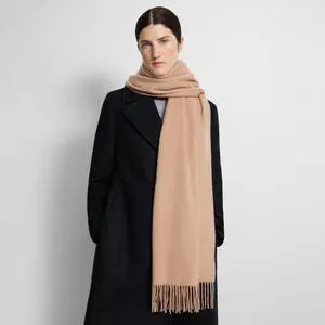 Theory Classic Scarf In Cashmere - Camel