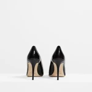 Theory City Pump In Brushed Leather - Black