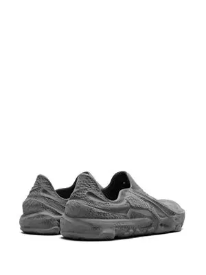 Nike Ispa Universal Sneakers