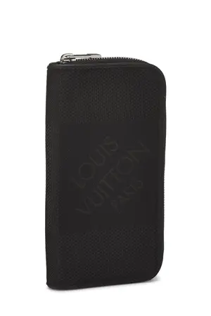 LOUIS VUITTON Damier Geant Zippy