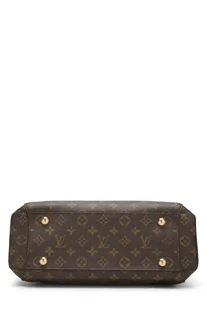 LOUIS VUITTON Monogram Canvas Montaigne
