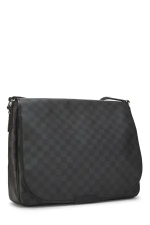 LOUIS VUITTON Damier Graphite Daniel Messenger Bag - Black