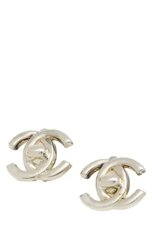 Chanel Cc' Turnlock Earrings