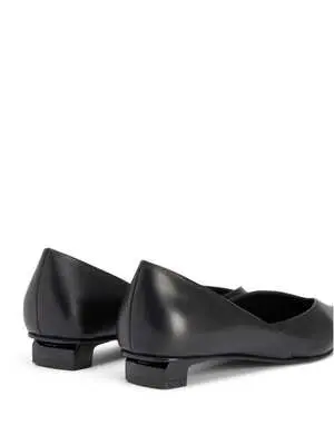 Ami Leather Pointed Pumps