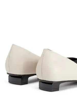 Ami Pointed Leather Pumps