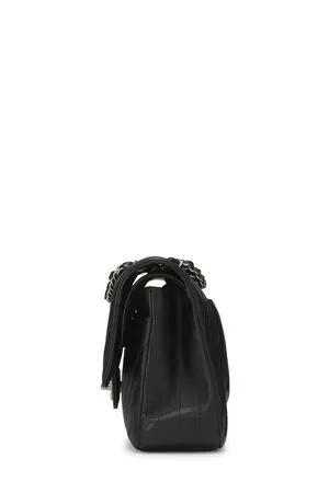 Chanel Chevron Lambskin Classic Double Flap Medium - Black