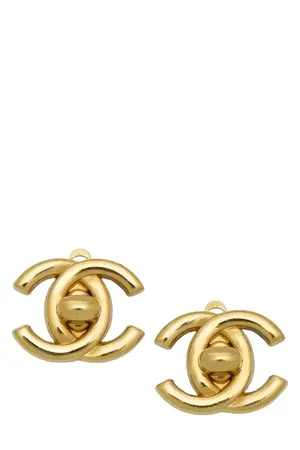 Chanel Plated Cc Turnlock Clip-on Earrings - Gold