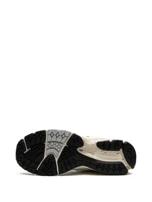 NEW BALANCE 2002r Sneakers - White
