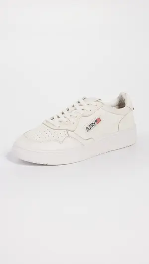 AUTRY Medalist Low Leather Sneakers - White/white